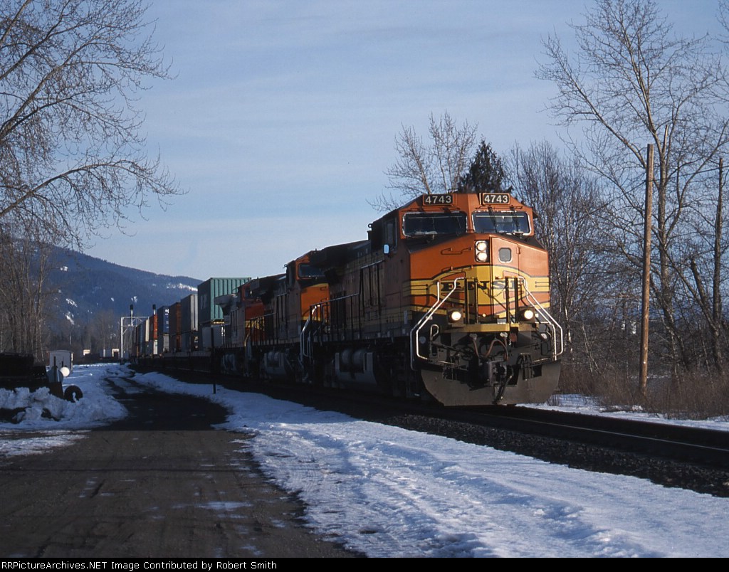 BNSF 4743